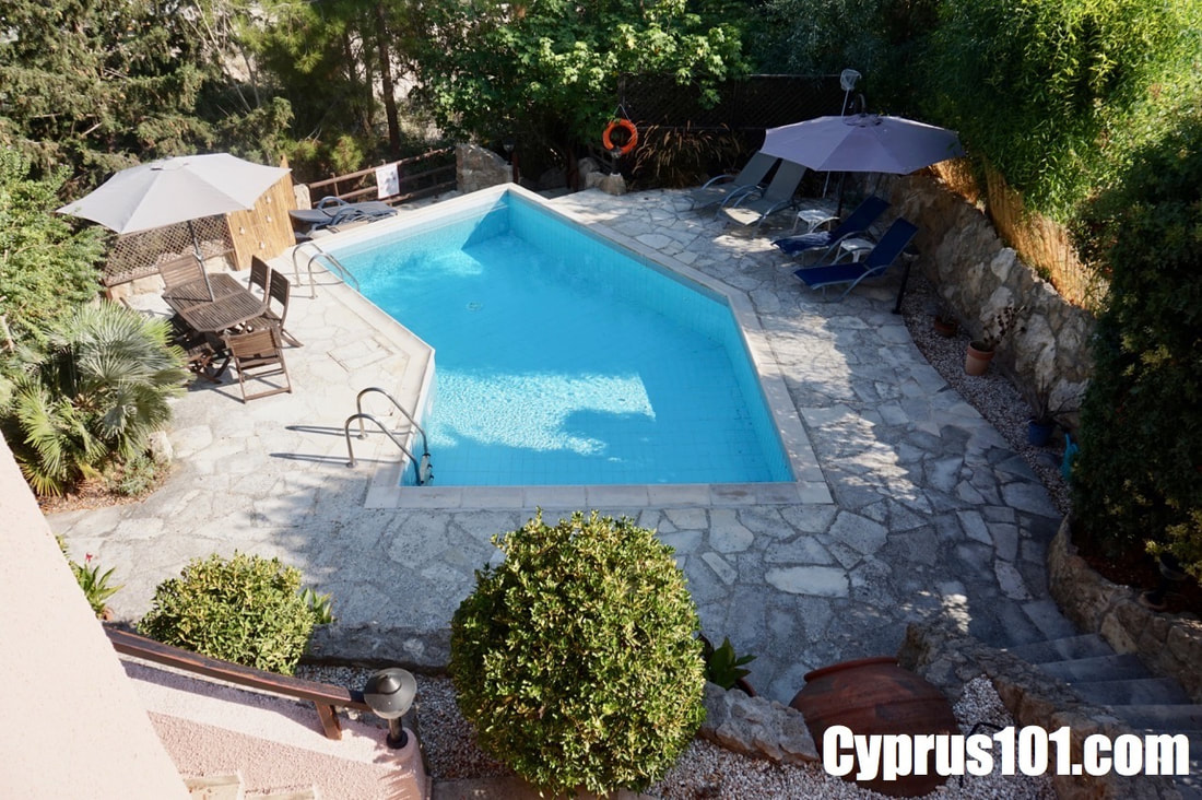 Detached Villa in Tala Within Easy Walking Distance to Amenities