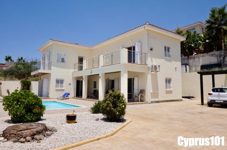 Spacious Tala Home with Magnificent Sea Views - Property 865